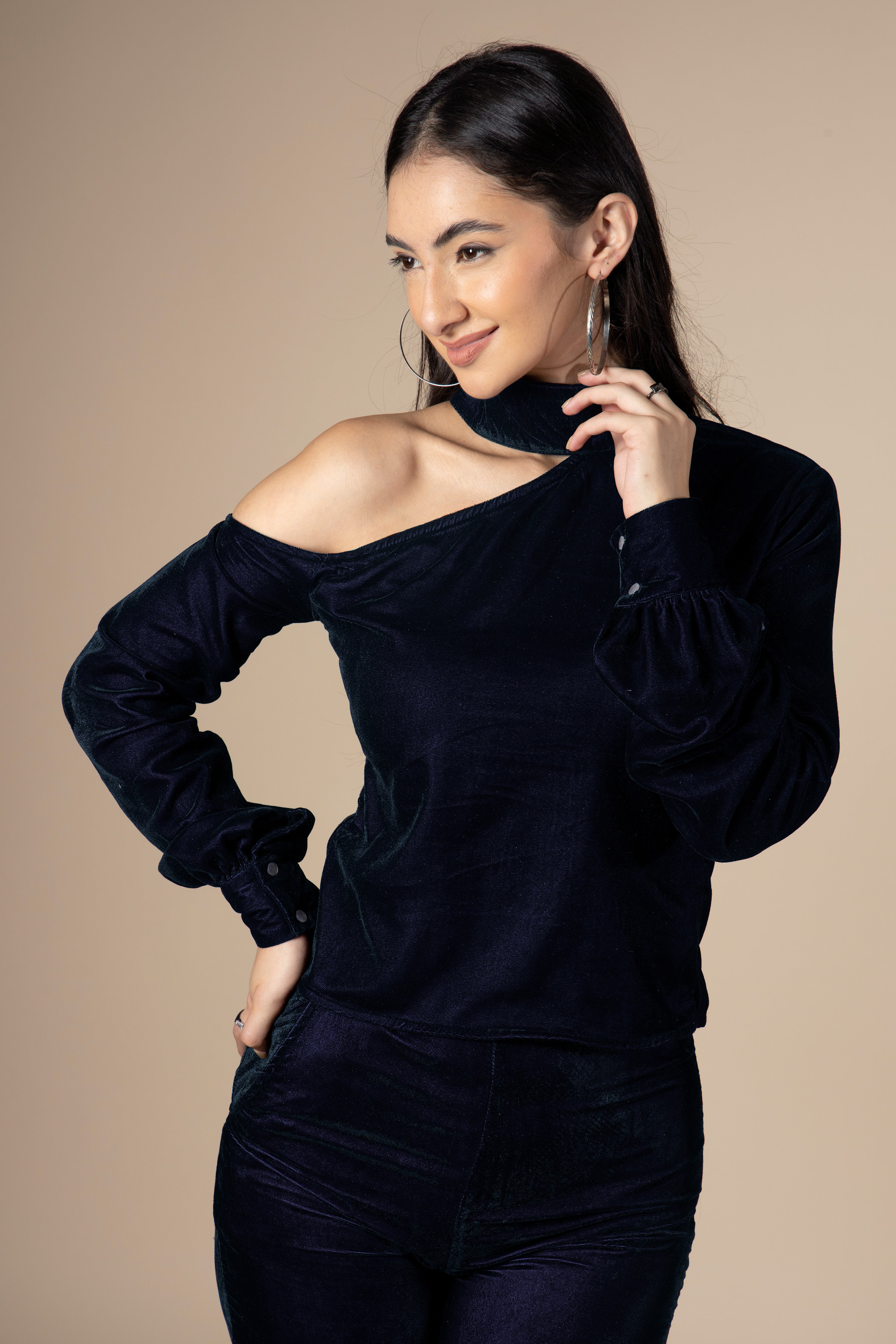 Navy Blue Off Shoulder Velvet Top For Women – neofaa.com